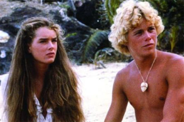 Atriz de A Lagoa Azul aparece de biquíni e surpreende com boa forma aos ...