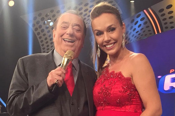 SBT TV | Assistente de palco do Programa Raul Gil dá à luz primeira filha