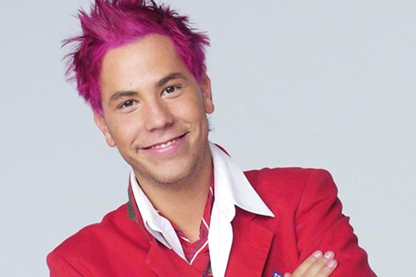 Christian Chavez posta foto e relembra a novela Rebelde - SBT