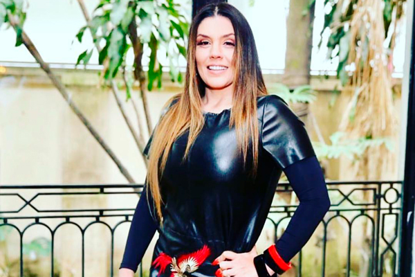 Prestes a retornar ao Balão Mágico, Simony muda o visual - SBT