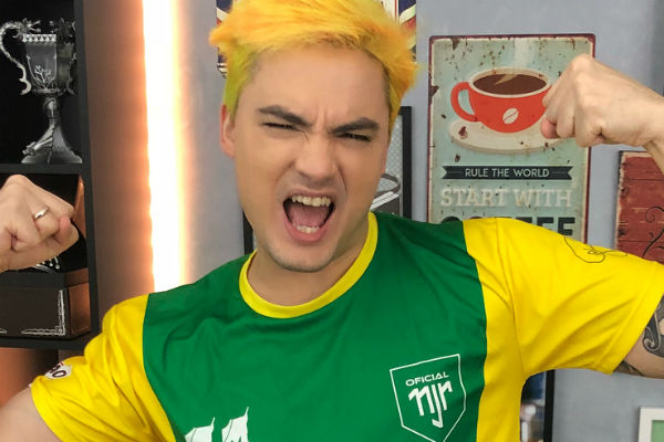 Felipe Neto lança música para o Mundial da Rússia - SBT