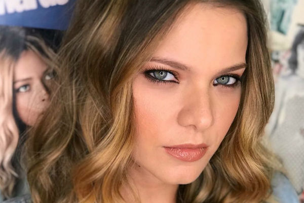 Milena Toscano mostra barrigão da primeira gravidez - SBT