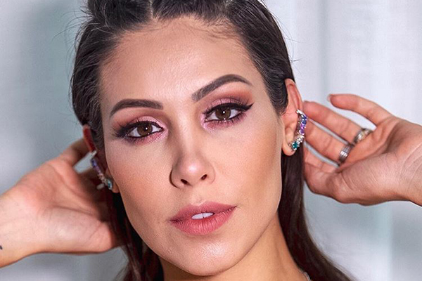 Bella Falconi mostra barrigão IMENSO e garante: Já baixou! - SBT