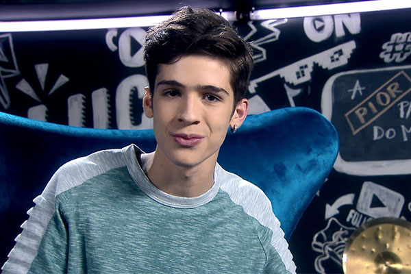 Luca Tuber detona a padaria Ora Pães Pães em novo vídeo - SBT