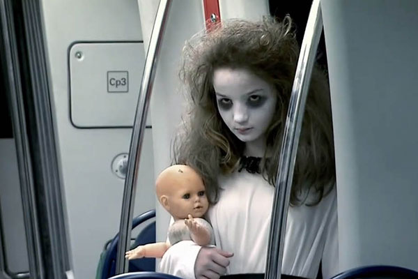 Menina Fantasma cresceu e posta foto em que prova que virou um mulherão ... Menina Fantasma cresceu e posta foto em que prova que virou um mulherão ...