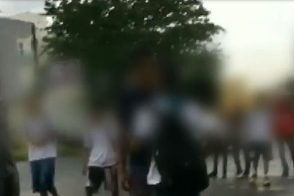 Alunos Brigam Na Saída De Escola No Interior De São Paulo Sbt