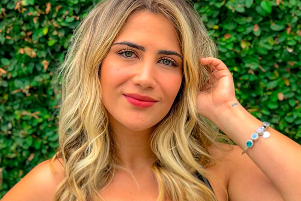 SBT TV | Jéssica Costa vai às lágrimas ao reencontrar a mãe após nove meses