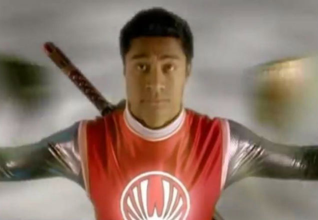 Protagonista de "Power Rangers" é encontrado morto em casa - SBT