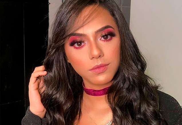 SBT TV | Após colocar silicone, Gêmea Lacração revela ter feito lipo e ...