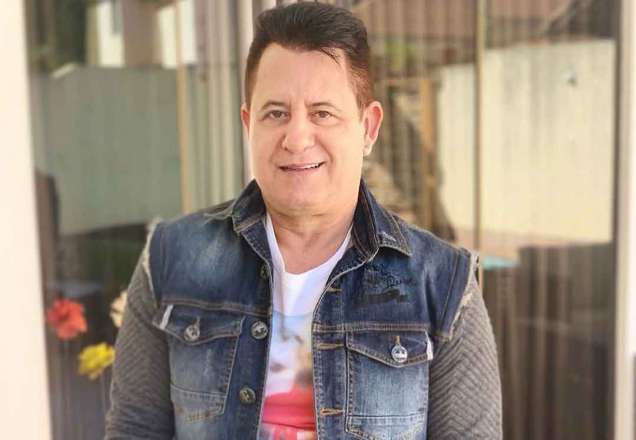 SBT TV | Aos 54 anos, Marrone assume namoro com blogueira de moda