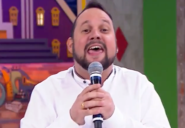 SBT TV | Robson Bailarino dá um show imitando Raul Gil no Programa do ...