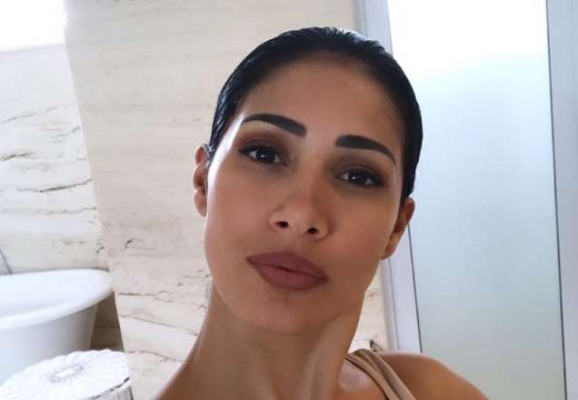 SBT TV | Simaria surge sem nenhuma make e choca com beleza natural