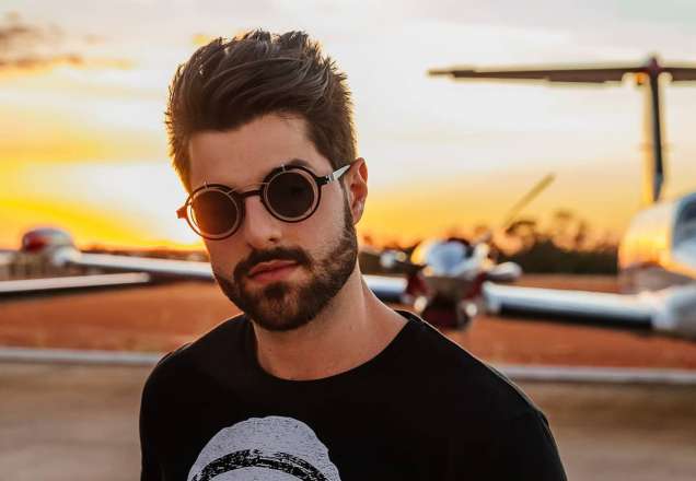 Alok presenteia fã com construção de casa e emociona a internet - SBT ...