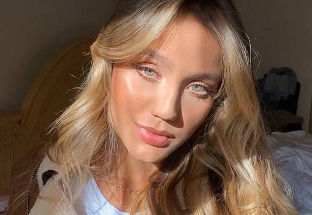 SBT TV | Super produzida, Biah Rodrigues rouba a cena em live de ...