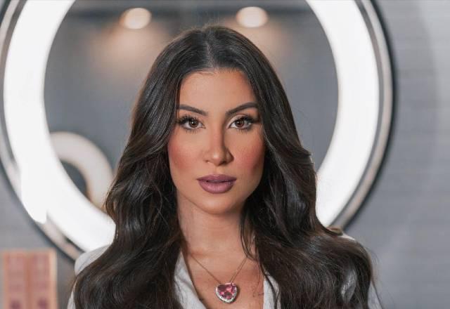 SBT TV | Boca Rosa exibe barrigão e fala sobre gestação: \"Apaixonante\"