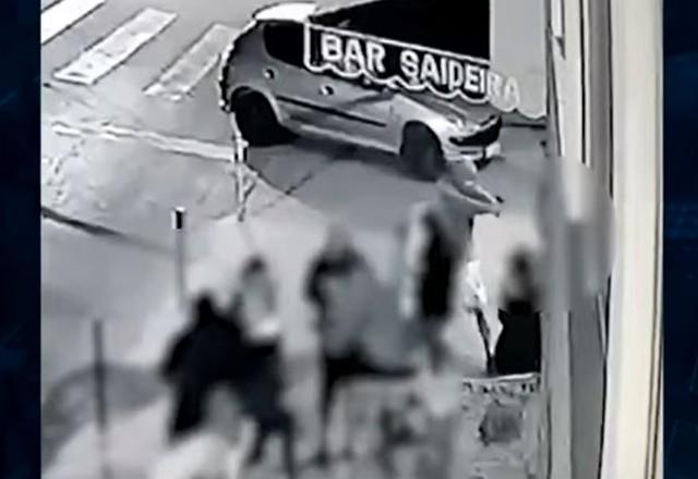 Flagrante Homem é Assassinado Na Porta De Bar Com 15 Tiros Crime