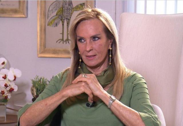 SBT TV | Aos 76 anos, Helô Pinheiro posa de biquíni e esbanja boa forma ...