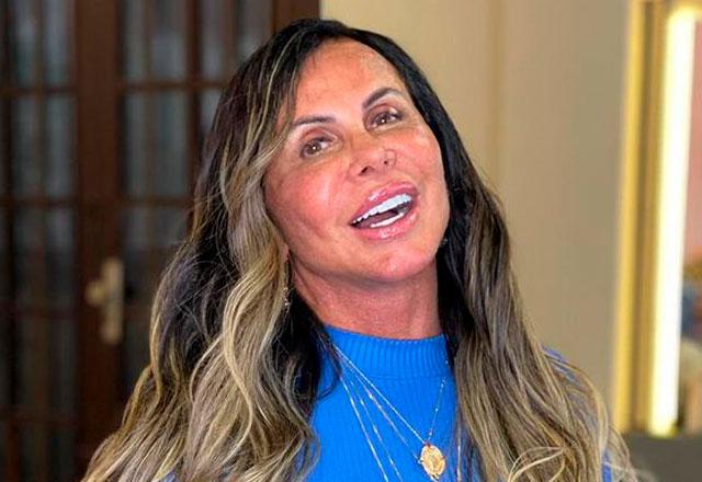 SBT TV | Gretchen posa com a filha de 18 anos e beleza da dupla ...