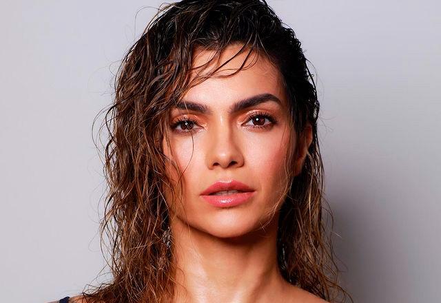 SBT TV | Kelly Key rouba a cena ao esbanjar barriga trincada na praia ...