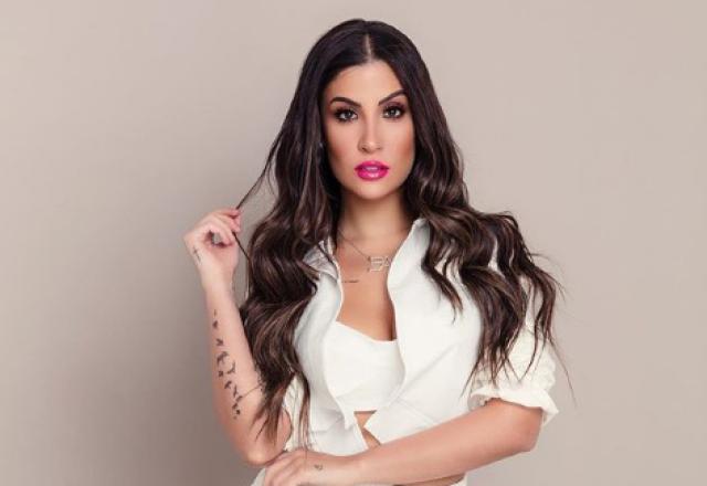 SBT TV | Em Fernando de Noronha, Boca Rosa ostenta barriga chapada