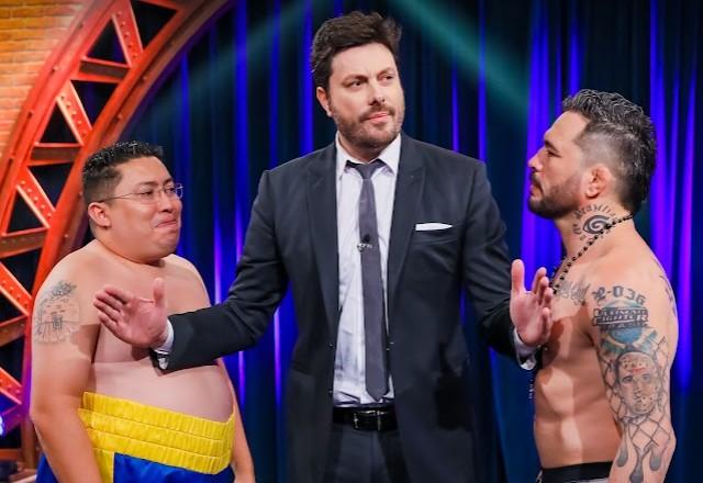 SBT TV | Humorista Titela é socorrido por médicos após luta com Rony Jason