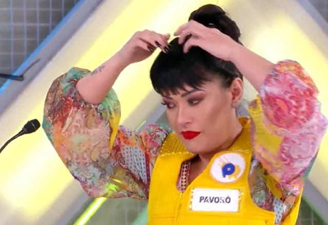 SBT TV | No Passa ou Repassa, Pavorô tira peruca e choca Celso Portiolli