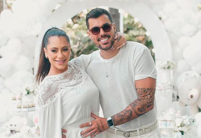 SBT TV | Lipe Ribeiro e modelo descobrem sexo do primeiro filho ...