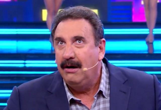 SBT TV | Ratinho erra nome de participante e dá bronca em produção
