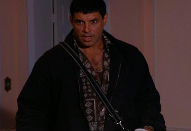 SBT TV | Nesta sexta-feira (03), Mário invade a mansão de Augusto