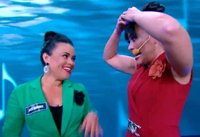 SBT TV | Sósia de Milene Pavorô impressiona público com semelhança