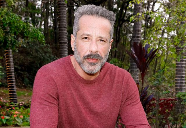 No capítulo desta quinta (23), Roger revela segredo impactante - SBT