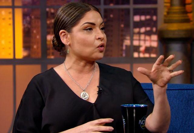 SBT TV | Jornalista Madeleine Lacsko desabafa: \"O que um humorista fala é sério\"