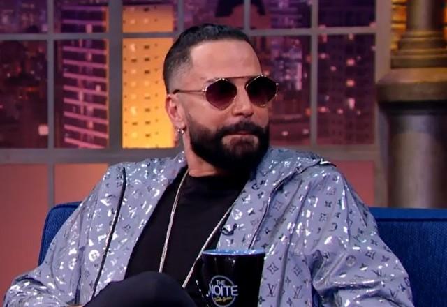 SBT TV | Latino sobre casamento com Raffa Rarbbie: \"Tiro e porrada\"