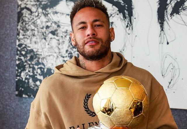 Neymar Faz Ensaio Sensual Posa Só De Cueca E Detalhe Impressiona Sbt Tv Sbt Tv