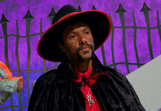 SBT TV | Diguinho surge fantasiado e Toninho do Diabo dispara ...