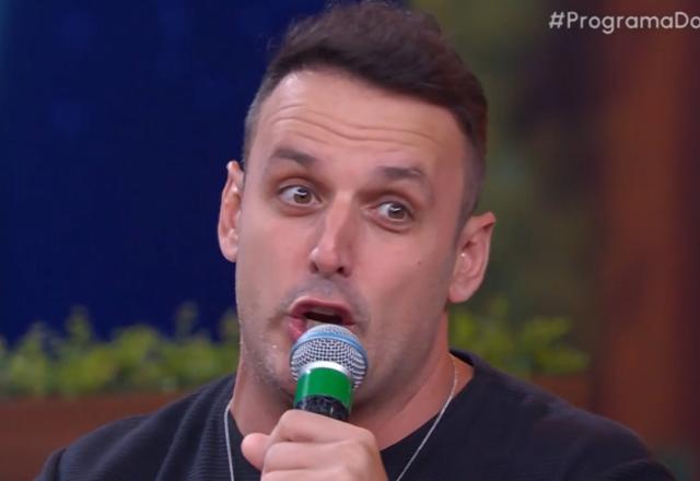 Ratinho pede para ver tatuagem de Rodrigo Capella em parte íntima - SBT