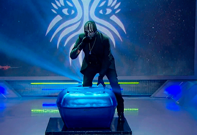 Mister M volta ao Domingo Legal e revela truques no palco - SBT