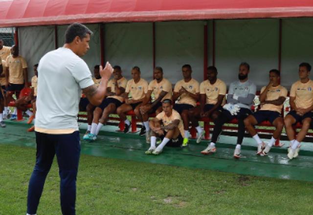 Carpini se apresenta a jogadores e comanda primeiro treino no São Paulo ...