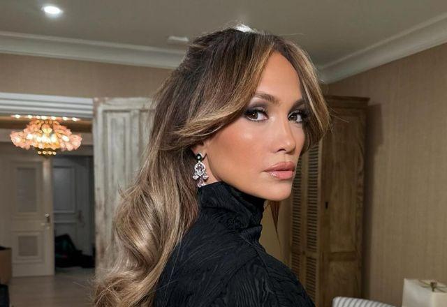 SBT TV | Cantora e atriz internacional aparece com um visual muito ...