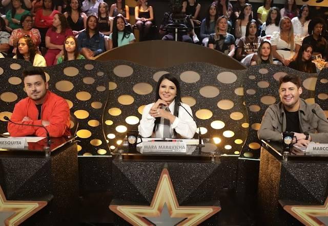 Raul Gil recebe Mara Maravilha, Caio Mesquita e Marcos Freire no júri ...