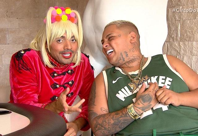 SBT TV | Tirullipa busca apoio de Mc Ryan e acaba empurrado na piscina ...