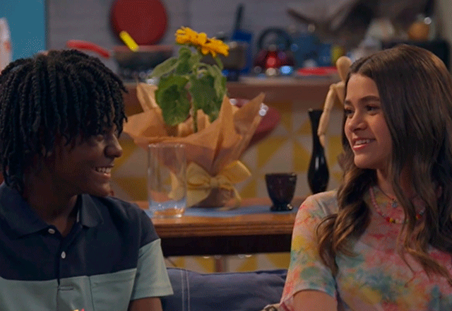 Nesta quarta-feira (22), Romeu e Juli jantam juntos - SBT