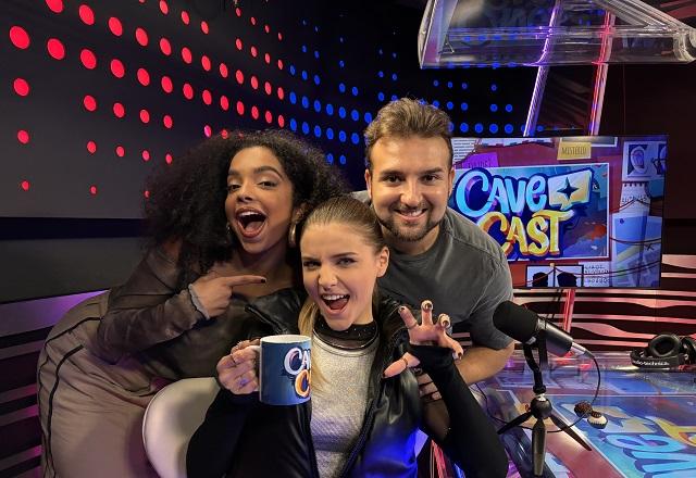 SBT TV | Giu Nassa opina sobre romance em A Caverna Encantada