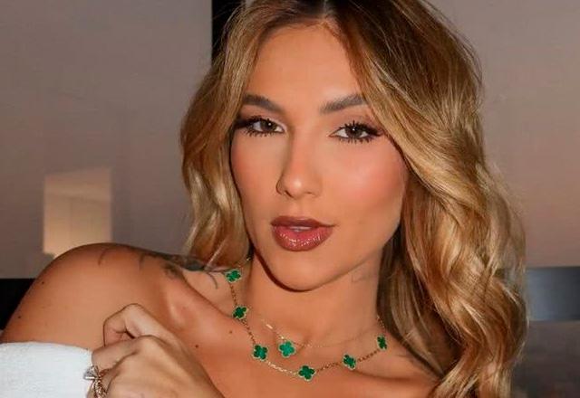 SBT TV | Virginia encanta fotos com de Natal da família e detalhe chama ...