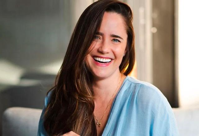 SBT TV | Fernanda Vasconcellos radicaliza e exibe novo visual: \"Surreal de linda\"