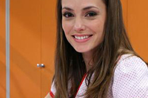 SBT TV | Atriz que fez Professora Helena mostra fotos da adolescência