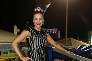 SBT TV | Os looks divos da primeira noite de Carnaval em Salvador