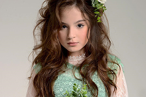 Sophia Valverde ganha prêmio de melhor atriz! - SBT